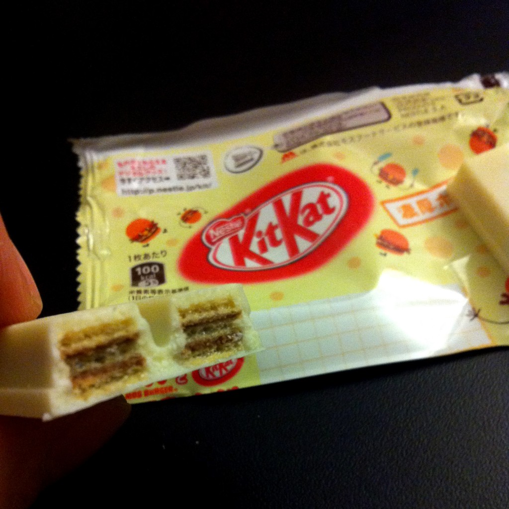 Review : Mos Burger and Kit Kat Collaboration! Rich White Chocolate ...