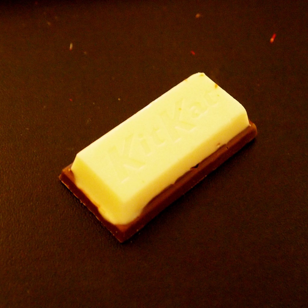Review: “Air-In” Kit Kat White | Oyatsu Break!
